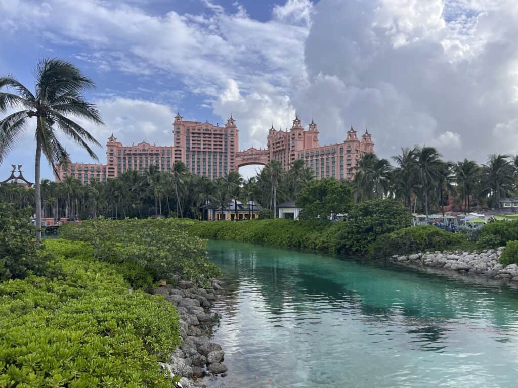 An Expert Guide on Where to stay at the Atlantis Resort - Family Travel